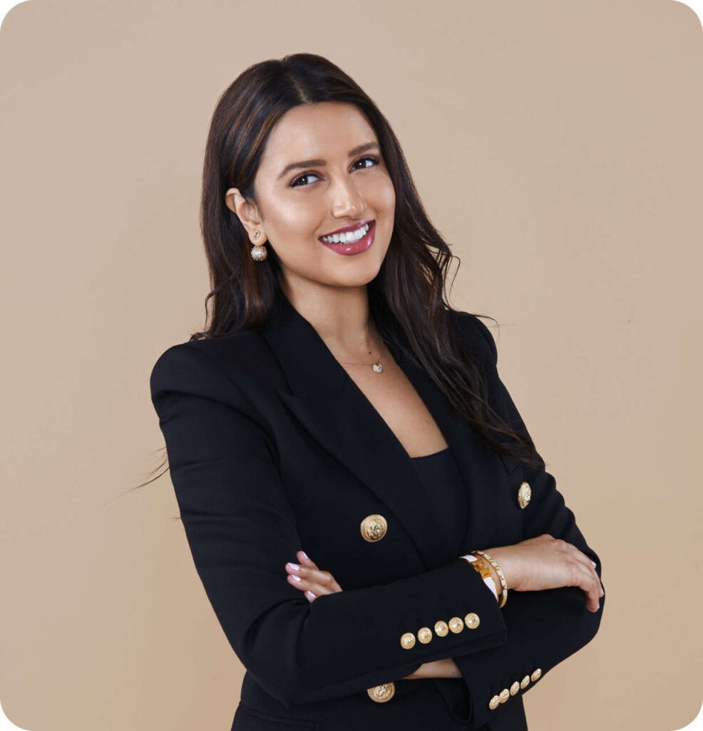 Dr Simmi | Invisalign Queen | North London